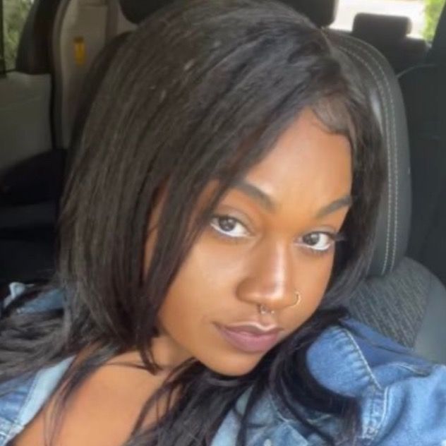 LEESHA BUNZ (@leesha.bunz) - Urlebird