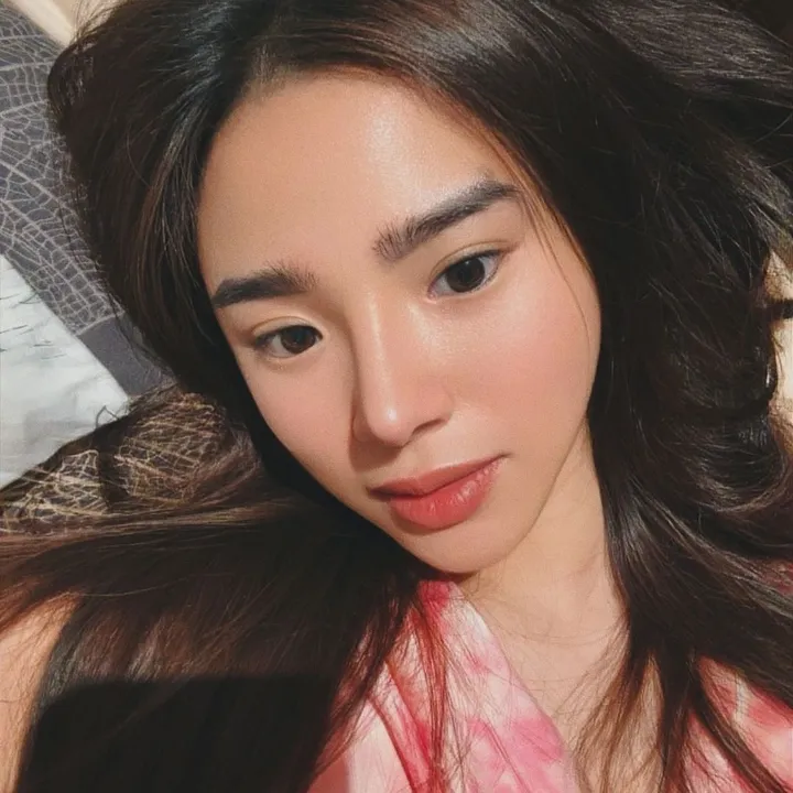 nicolelabarette (@nicole_labarette) - Urlebird