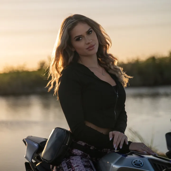 chalina (@chalina.l) - Urlebird