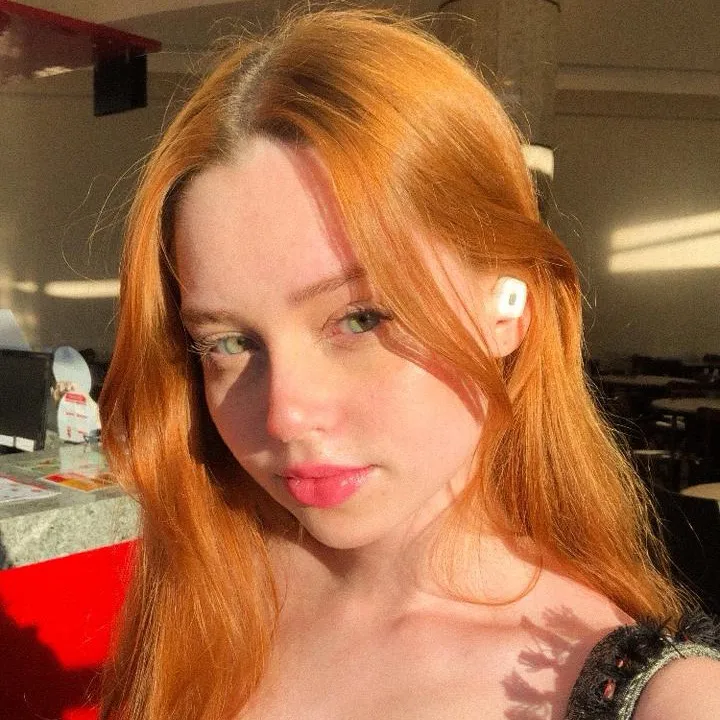 Rosalie Red (@rosalie.red) - Urlebird